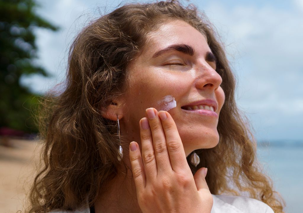 Best SPF For Combination Skin: Keeping Your Skin Sun-Safe And Free Fro ...